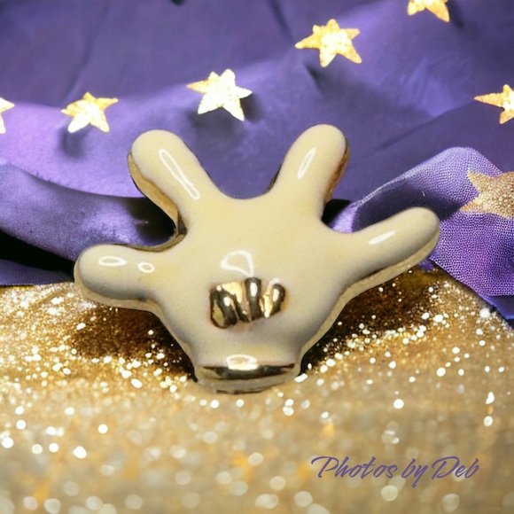 Jewelry | 3 For 15 Mickey Mouse Disney Vntg Off White Gloved Hand ...